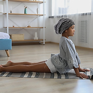 sent hair Kids Satin Lined Bonnet Silk Slouchy Beanie for Natural Hair Adjustable Sleep Bonnet Slap Cap for Kids/Child/Teens (4-10 Years Old,Black)