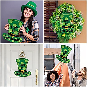 Whaline St. Patrick's Day Wooden Hanging Sign Leprechaun Hat Irish Door Decoration Green St. Patrick's Day Hat Welcome Sign for Irish Holiday Home Indoor Outdoor Farmhouse Window