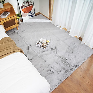 Ghouse Ultra Soft Faux Rabbit Fur Rug 3x5, Machine Washable Area Rugs for Bedroom Fluffy Rugs for Living Room, No-Shedding Carpet Sheepskin Rug Grey