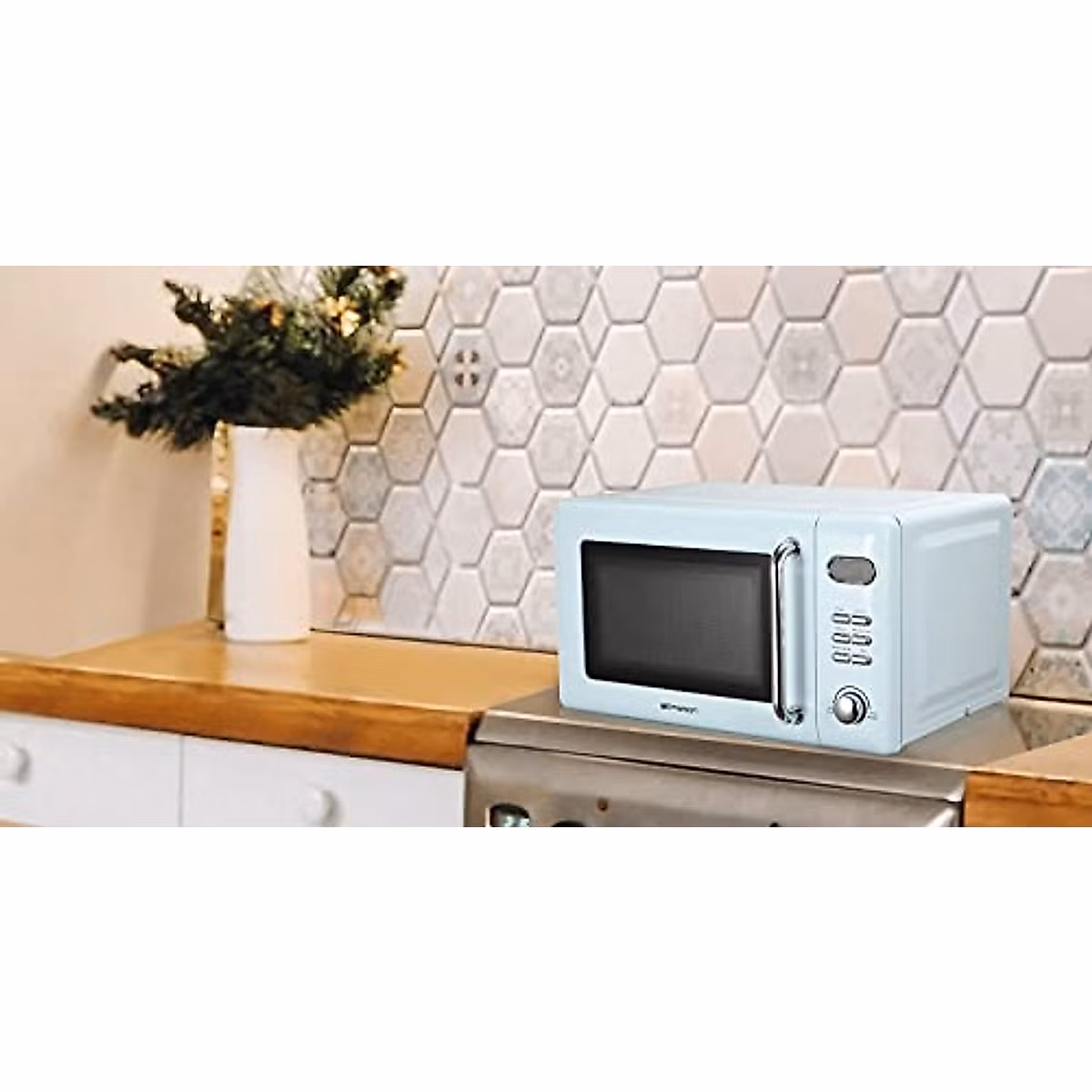 Emerson .7 Cu Ft Retro Digital Microwave Oven, 700W with 5 Micro Power Levels, 8 Pre-Programmed Settings, Express & Defrost, Chrome Handle & Control Buttons, Timer & LED Display, Retro Blue