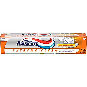 Aquafresh Extreme Clean Whitening Action Fluoride Toothpaste for Cavity Protection, 5.6 ounce