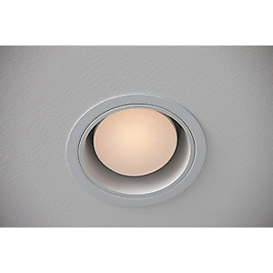 Philips LED Flicker-Free Frosted Dimmable BR30 Light Bulb - EyeComfort Technology - 650 Lumen - Daylight (5000K) – 7.5W=65W - E26 Base - Ultra Definition (Old Version) - Indoor – 6-Pack