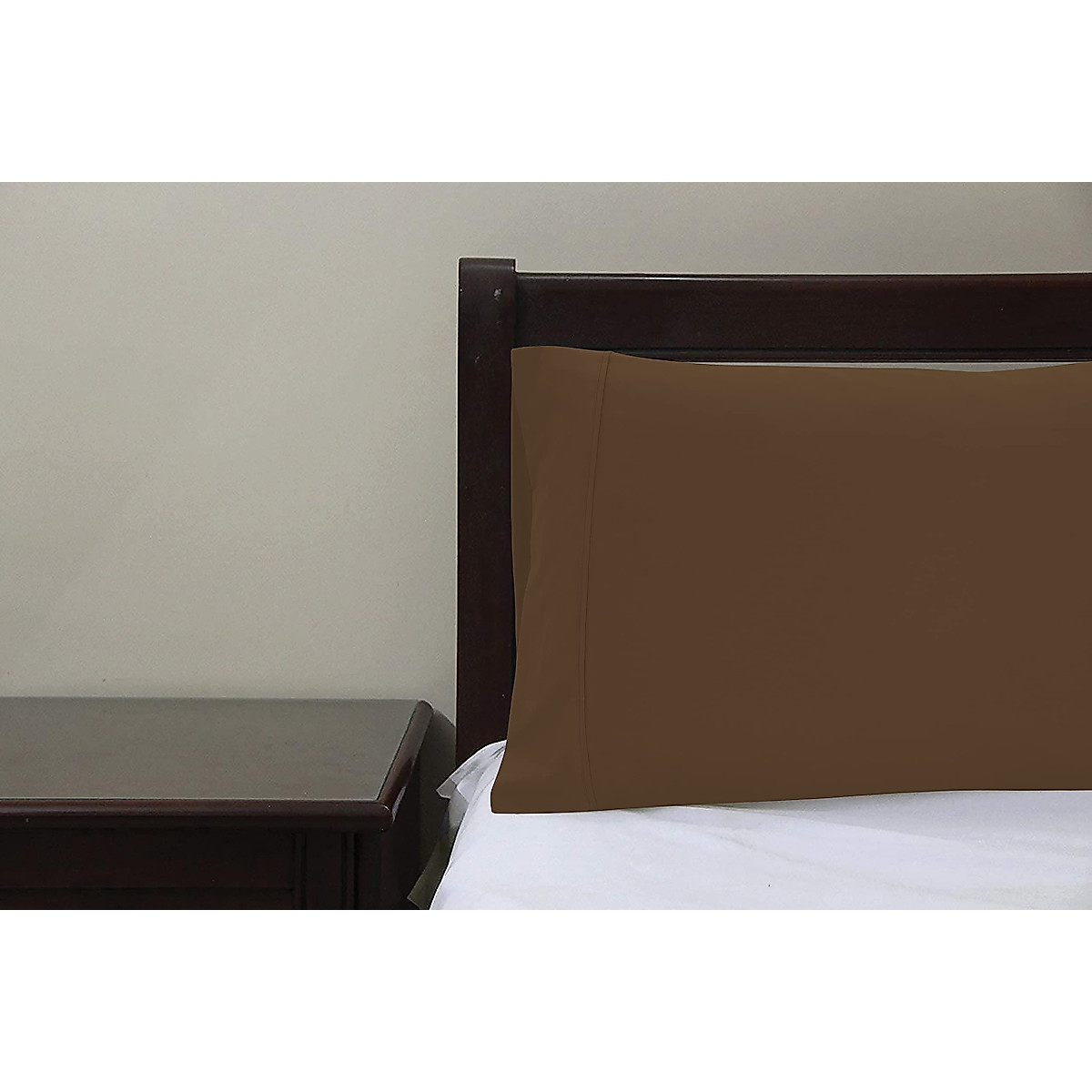 Royale Linens Queen Pillowcase Set of 2 - Bed Pillow Cover - 20x30 - Chocolate Pillowcases - 1800 Brushed Microfiber, Wrinkle & Fade Resistant - Soft & Cozy- Queen Size Pillow Case (Queen, Chocolate)