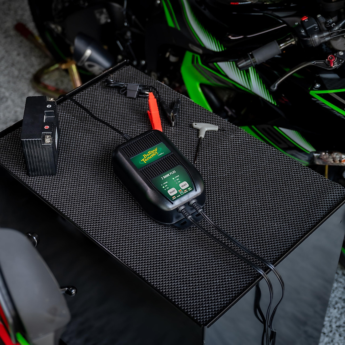 Battery Tender Plus 2 Bank Multibank Charger - 2.5 AMP (1.25 AMPs Per Bank) - Smart 12V Multi Battery Charger and Maintainer for Standard, AGM, and Lithium LiFePO4-022-0165-DL-WH