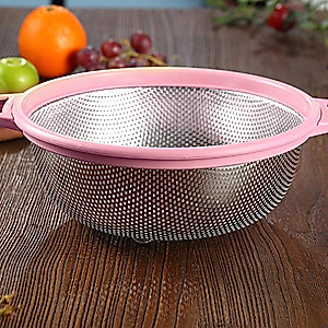 HiramWare Stainless Steel Colander With Handle and Legs, Large Metal Pink Strainer for Pasta, Spaghetti, Berry, Veggies, Fruits, Noodles, Salads, 5-quart 10.5” Kitchen Mesh Colander, Dishwasher Safe