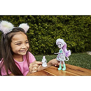 Mattel Enchantimals Sybill Snow Leopard Small Doll (6-in) & Flake Animal Friend Figure, 6-inch Small Doll with Removable Skirt, Snow Boots, and Fur Headband, Great Gift for 3 to 8 Year Olds