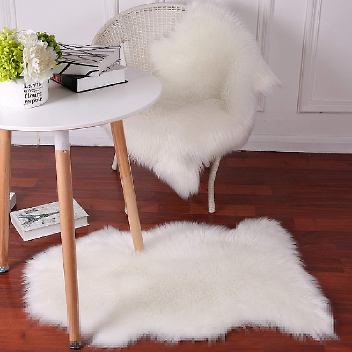 Modern Indoor Shaggy Fur Area Rug, Luxury Soft Fluffy Bedroom Rugs, Shaggy Silky Plush Carpet, Nonslip Home Decor Shag Rug Floor Furry Carpets, for Children Boys Girls Bedroom Rugs