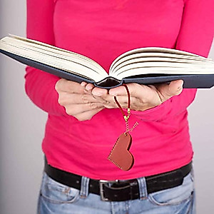 Leather Heart Bookmark with Bracelet, Wayzton 2 Pcs Corner Page Book Marks for Women, Kids, Book Accessories for Reading Lover, Cute Handmade Book Reading Gift for Book Lovers