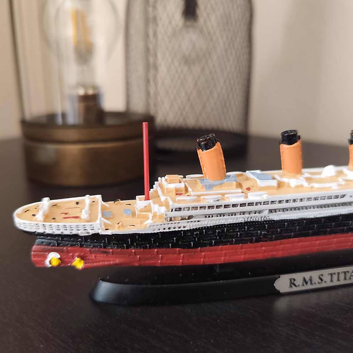Titanic Resin Model 8" long (sg)