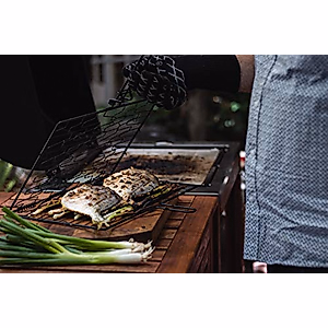 Charcoal Companion CC3150 Flexi Non-Stick Basket with Folding Handle for Easier Storage, Perfect for Grilling Fish, Steaks & More
