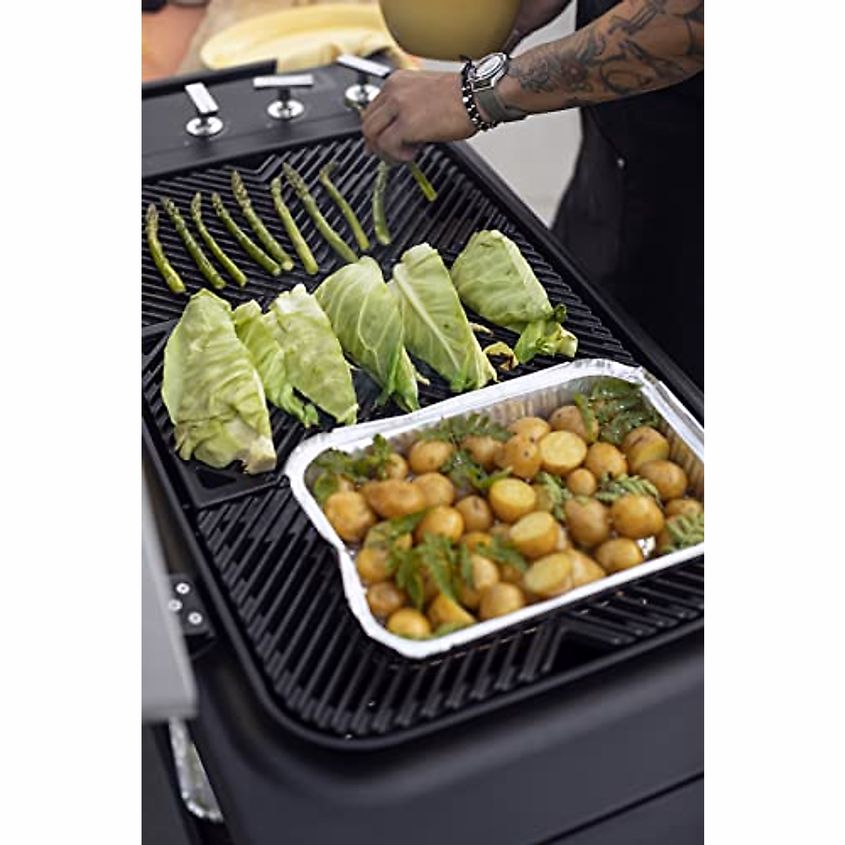 Everdure FURNACE 3-Burner Gas Grill, Liquid Propane Portable BBQ Grill with Die-Cast Aluminum Body and Fast-Ignition Technology, 466 Square Inches of Grilling Surface, Adjustable Height, Matte Black