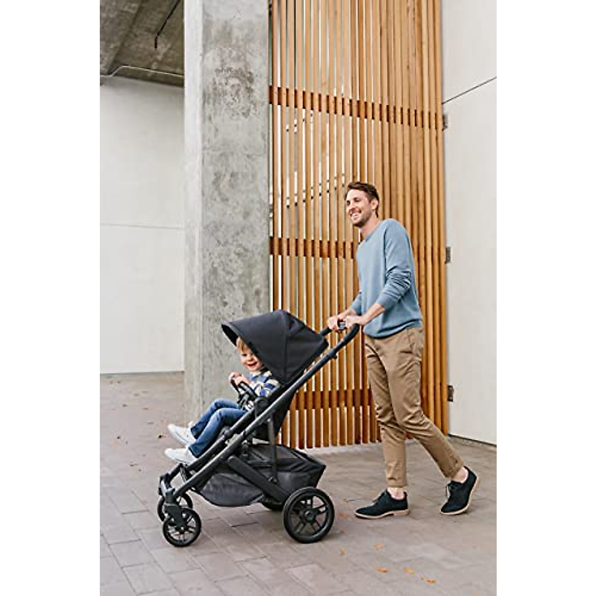 Cruz V2 Stroller – Greyson (Charcoal mélange/Carbon/Saddle Leather) + Bassinet – Greyson (Charcoal mélange/Carbon)