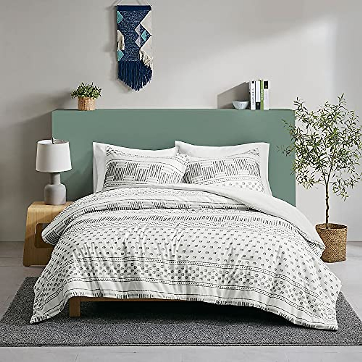 Cotton Farmhouse Comforter Set, King Size Bedding Sets, Dual-Sided Neutral Modern Design, with Boho Style Clipped Jacquard Stripes 3-Pieces /W Matching Pillow Shams (104x90 inches, White/Charcoal)