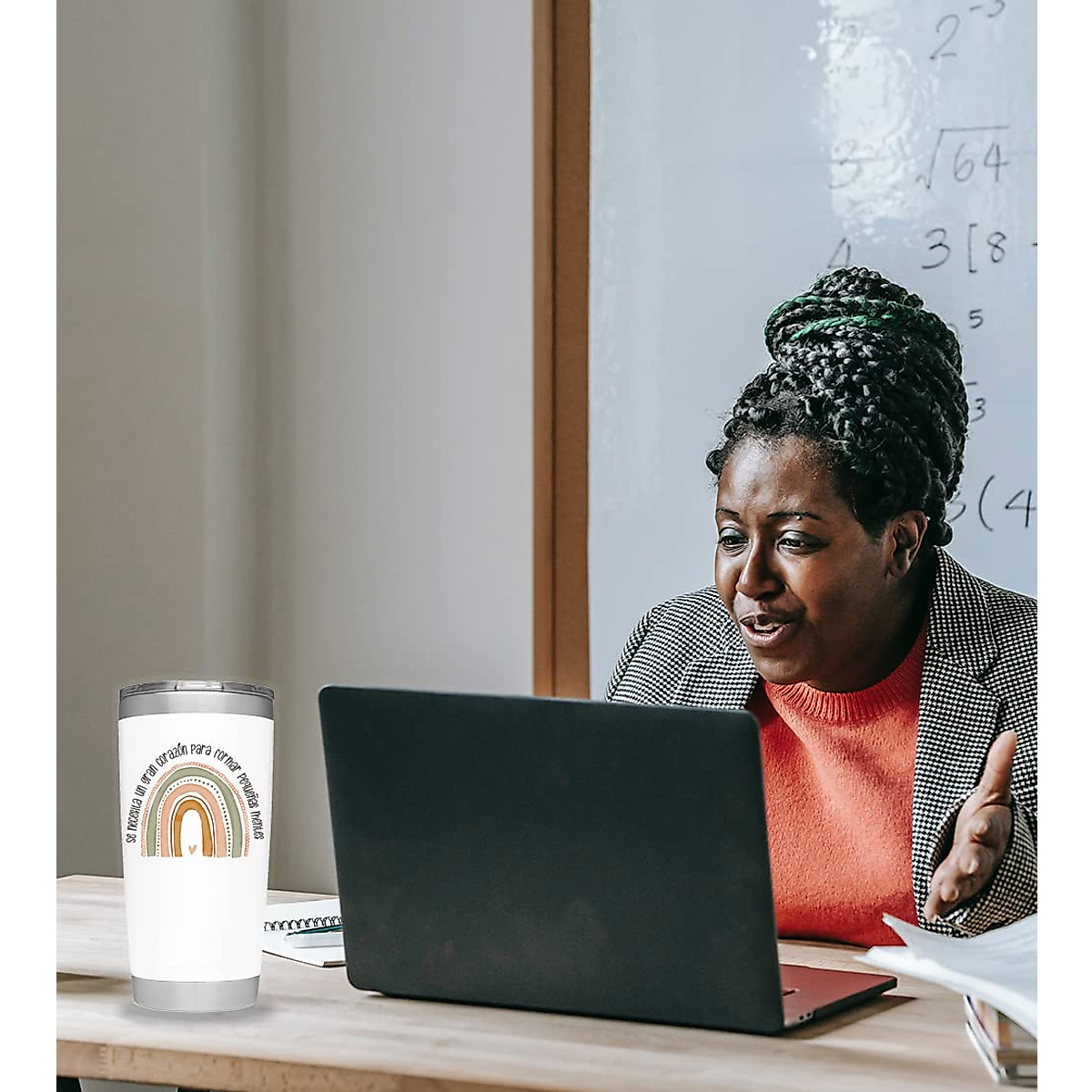 1step2dream Spanish Teacher Gifts Coffee Mug - Se Necesita Un Gran Corazón Para Formar Pequeñas Mentes Cute Idea for Appreciation Week, Thank You, Birthday | 20oz White