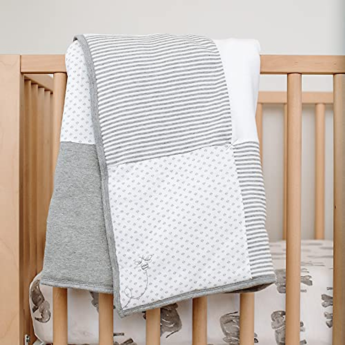 Burt's Bees Baby - Dottie Bee Reversible Quilt, 100% Organic and 100% Polyester Fill (Heather Grey)