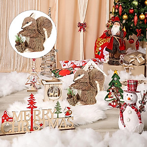 Wakauto Christmas Squirrel Figurine Fake Grass Squirrel Fall Decor Lawn Nativity Animal Ornament Simulation Squirrels Model Statue Outdoor Decor for Holiday Party Supplies