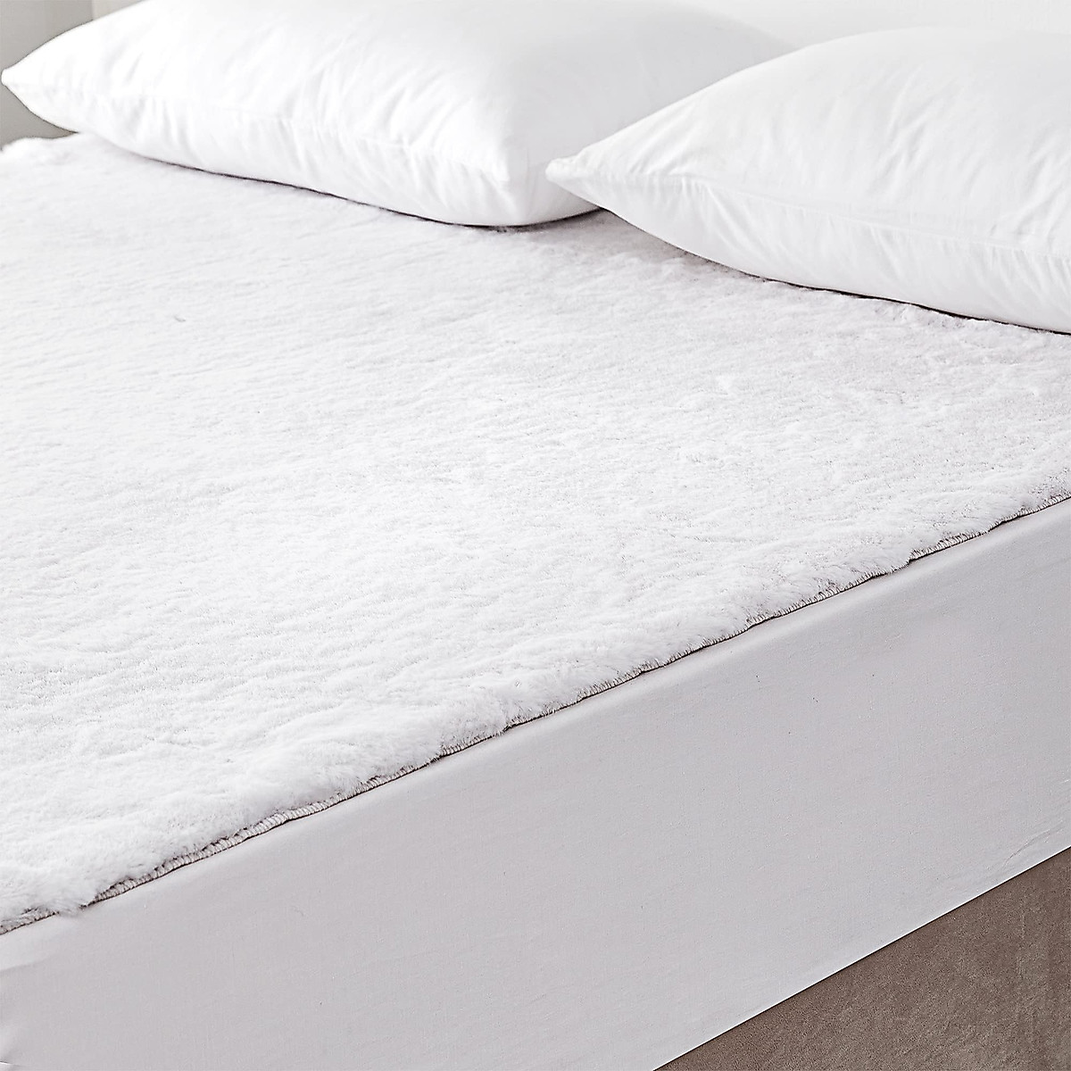 Chunky Bunny - Coma Inducer® Full XL Bed Topper - White