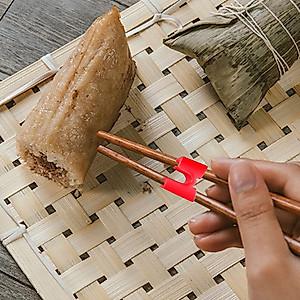 10pcs Reusable Training Chopstick Helpers Holder & Rests, Chopstick Assistant, Chopsticks Training Hinges Connector for Many age, Beginner, Trainers or Learner(black, red)