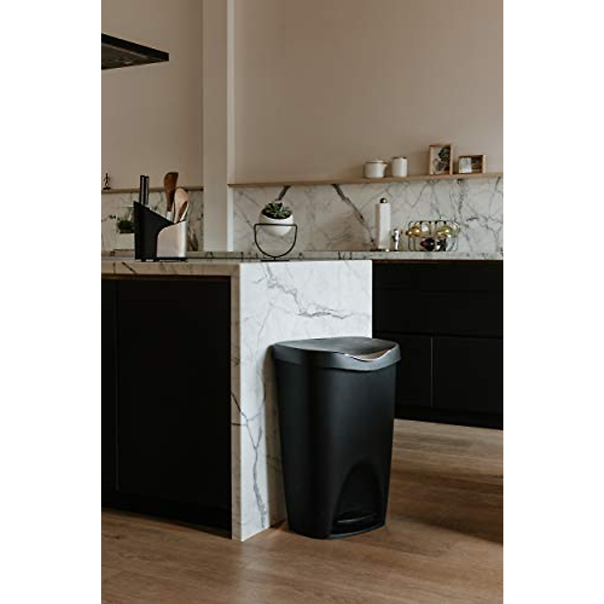 Umbra 084200-047 Brim Step On Trash Can, Black, 13 Gallon
