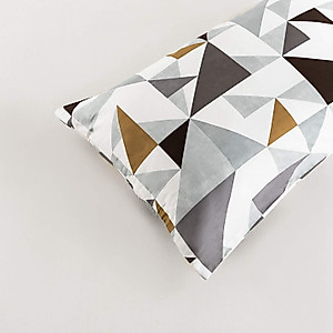 SUSYBAO 100% Cotton Pillowcases Queen Size Set of 2 Gray Triangle Geometric Print Bed Pillow Covers Envelope Closure End Pillow Protectors Hotel Quality Soft Durable Easy Care, 20 in x 26 in