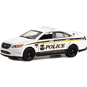 2015 Police Interceptor White United States Secret Service Police Washington DC Hot Pursuit Special Edition 1/64 Diecast Model Car by Greenlight 43015D