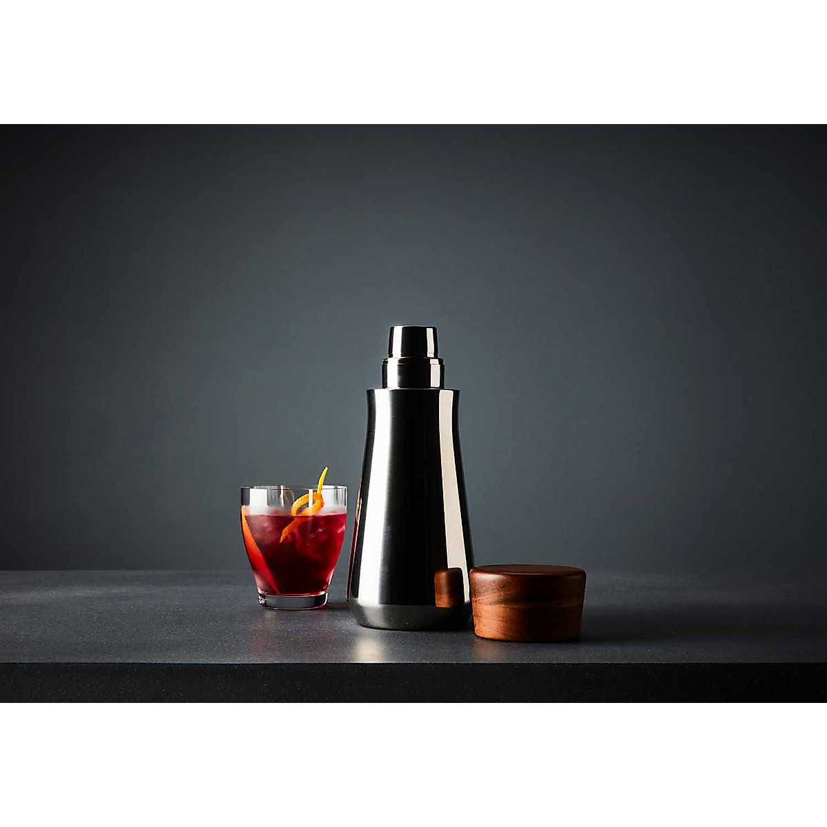 nambe Vie Cocktail Shaker 32-Oz | Drink Shaker with Strainer Top and Lid | Made of Stainless Steel and Acacia Wood | Margarita Mixer | Bar Tools & Bartender Gifts | Dishwasher Safe