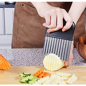 Strong Crinkle Cutter Heavy Duty French Fry Knife Thicken Stainless Steel Wavy Chopper Black Handle Durable Slicer for Potato Cucumber Veggies (Black)