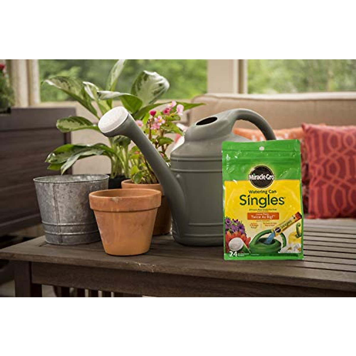 Miracle-Gro Watering Can Singles All Purpose Water Soluble Plant Food, Includes 24 Pre-Measured Packets