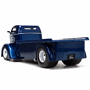 Jada Toys Just Trucks 1:24 1947 Ford COE Flatbed Die-cast Car Dark Blue/White with Tire Rack, Toys for Kids and Adults