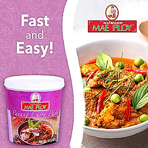 Mae Ploy Panang Curry Paste, Authentic Thai Panang Curry Paste for Thai Curries & Other Dishes, Aromatic Blend of Herbs, Spices & Shrimp Paste, No MSG (14 oz Tub)