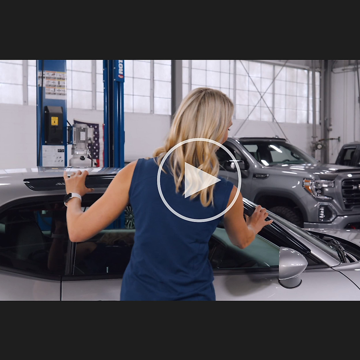 Auto Ventshade [AVS] Ventvisor / Rain Guards | Outside Mount, Smoke Color, 4 pc | 94539 | Fits 2005 - 2016 Nissan Xterra