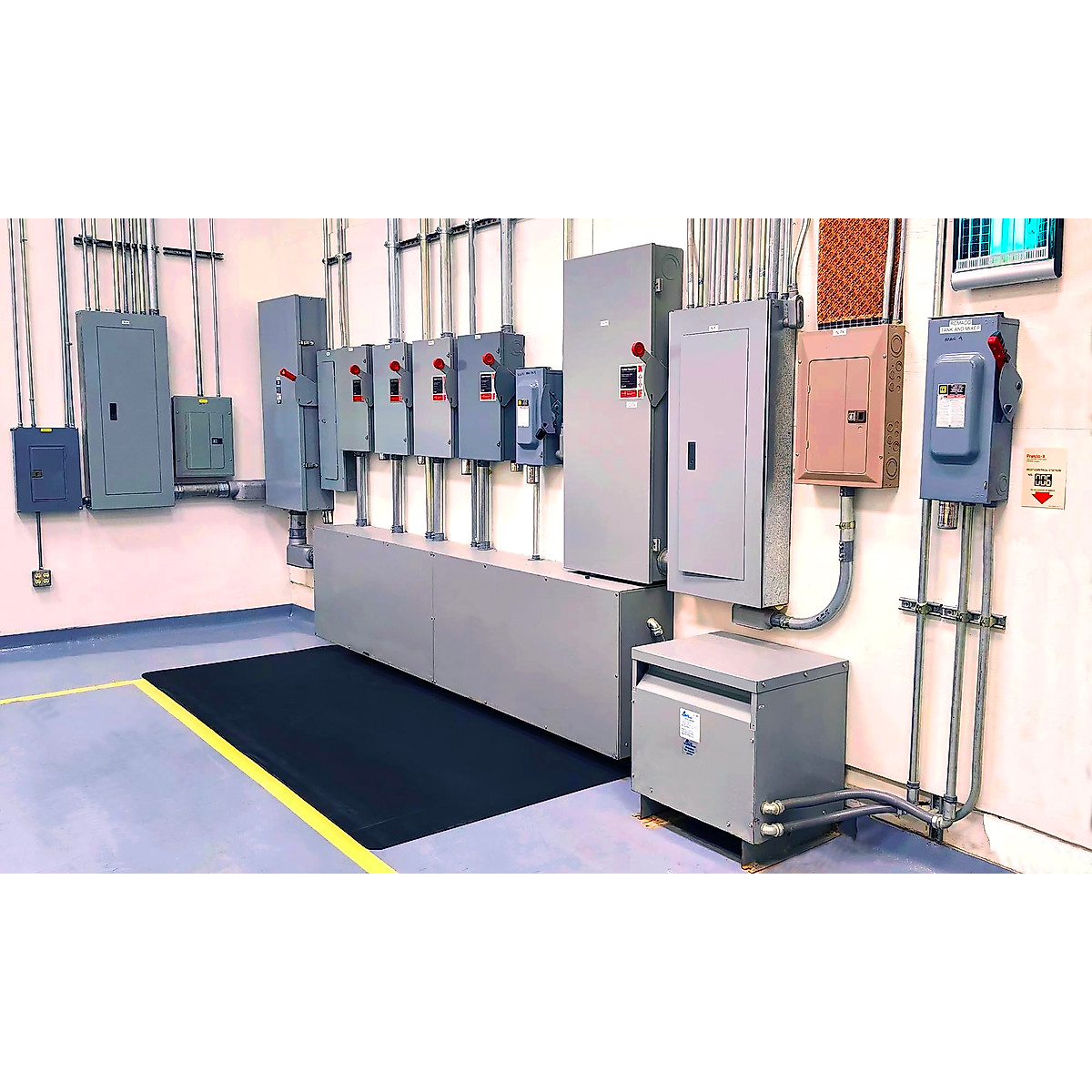 Rhino Dielectric, Non-Conductive, Insulating Switchboard Mat, Class 2, 3' x 5' x 1/4" Thick, ASTM D178, Color; Solid Black, Corrugated Surface