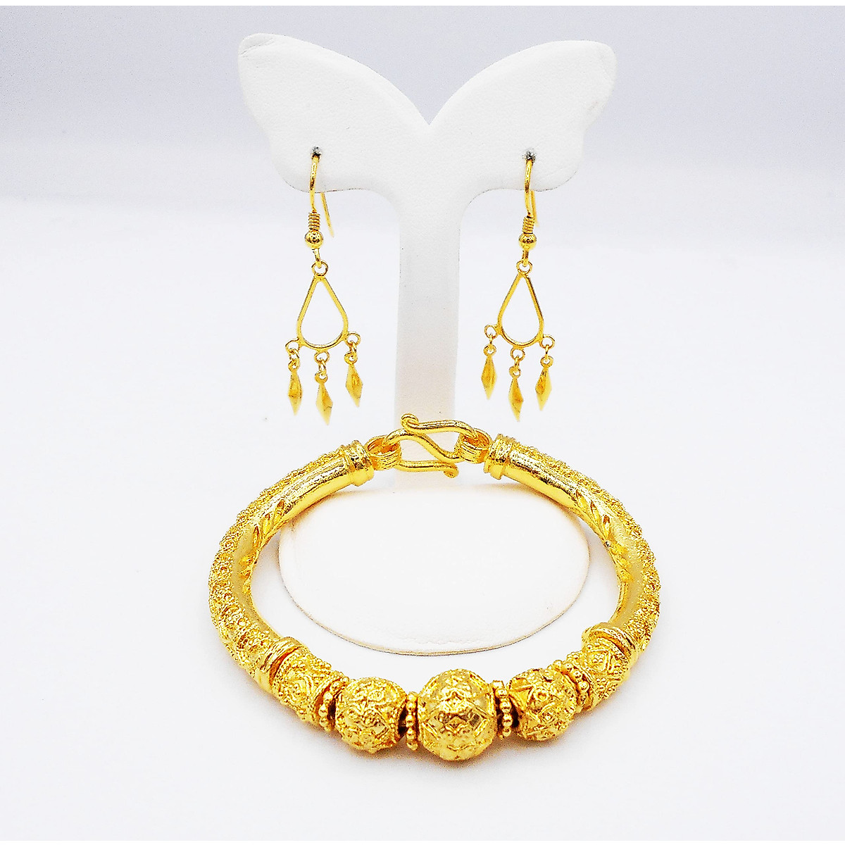 Lai Thai Gold Plated Bangle 24k Thai Baht Yellow Gold Filled Bracelet Size 6.5 Inch and Earrings 1 Pair