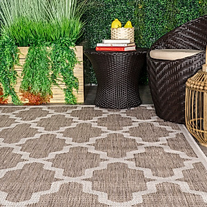 nuLOOM Gina Lattice Indoor/Outdoor Accent Rug, 2' x 3', Taupe, Rectangular, 0.1" Thick