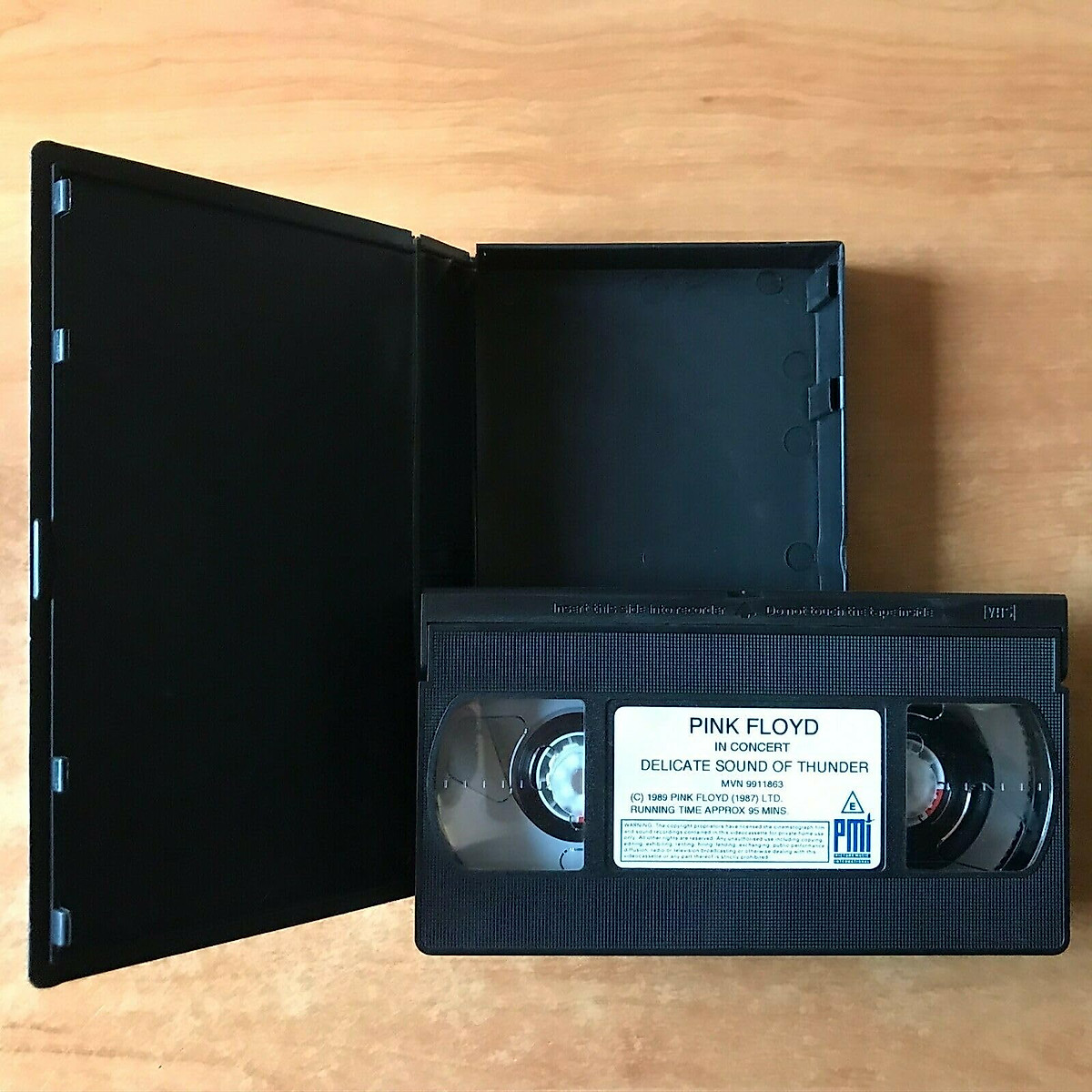 Pink Floyd: In Concert - Delicate Sound Of Thunder [VHS]