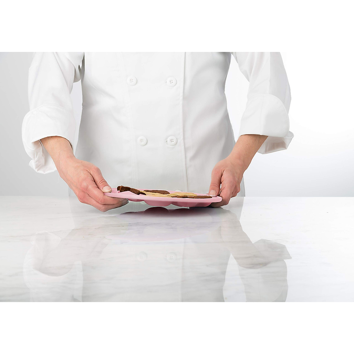 Trudeau Bakeware Cookie Pan Chicks, 9-Inch, Pink