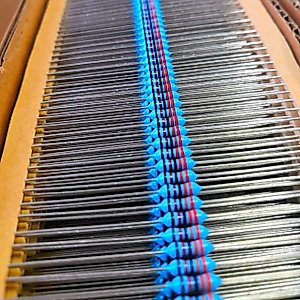 EEEEE 61 Values (Pack of 1095) 1% 0.25w Resistor Book kit, 1Ω-10MΩ RoHS Compliant for Arduino, Assorted resistors Set, Assortment ohm Pack (Ω, K, M)