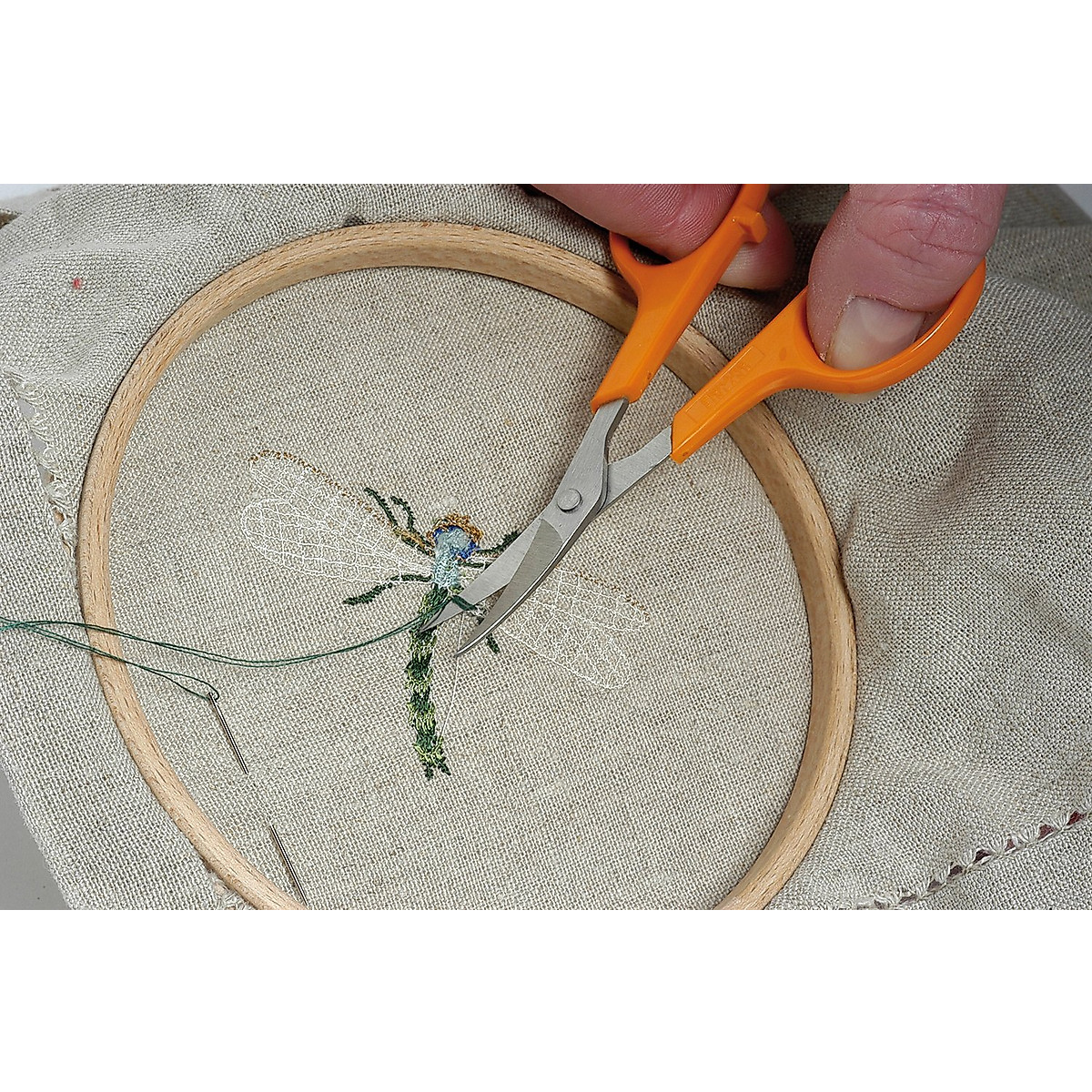 Fiskars Embroidery Curved, Length: 10 cm, For Right- and Left-handed Users, Stainless Steel Blade/Plastic Handles, Orange, Classic, 1005144