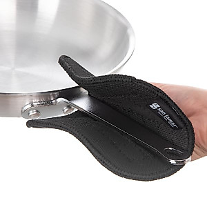 Carlisle FoodService Products Ultigrip Neoprene Commercial Hot Pad Pan Holder, 7" X 7", Black