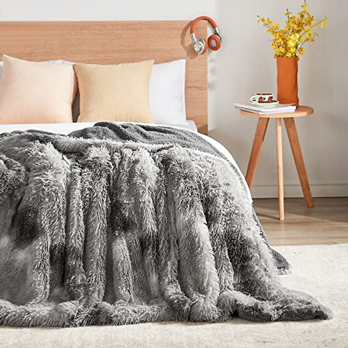 BEAUTEX Faux Fur Throw Blanket, Soft Sherpa Fluffy Blankets, Warm Thick Plush Flannel Blanket, Luxury Fuzzy Blankets for Room Decor, Shaggy Comfy Blanket for Couch Sofa Bed Grey, 50x 60