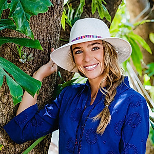 Wallaroo Hat Company – Women’s Sedona Fedora – UPF 50+ Sun Protection, Wide Brim, Packable Design and Adjustable Sizing for Medium Crown Sizes – Trendy Sun-Smart Hat for Travel and Everyday (Camel)