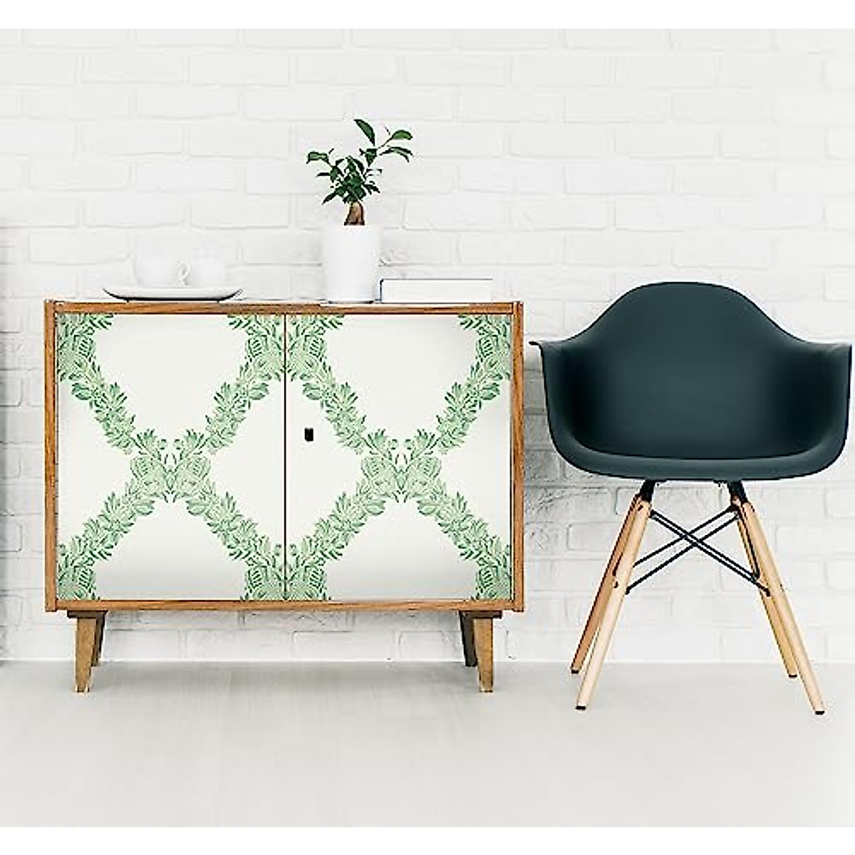 Scalamandre Jade Wreath Peel & Stick Wallpaper, Green