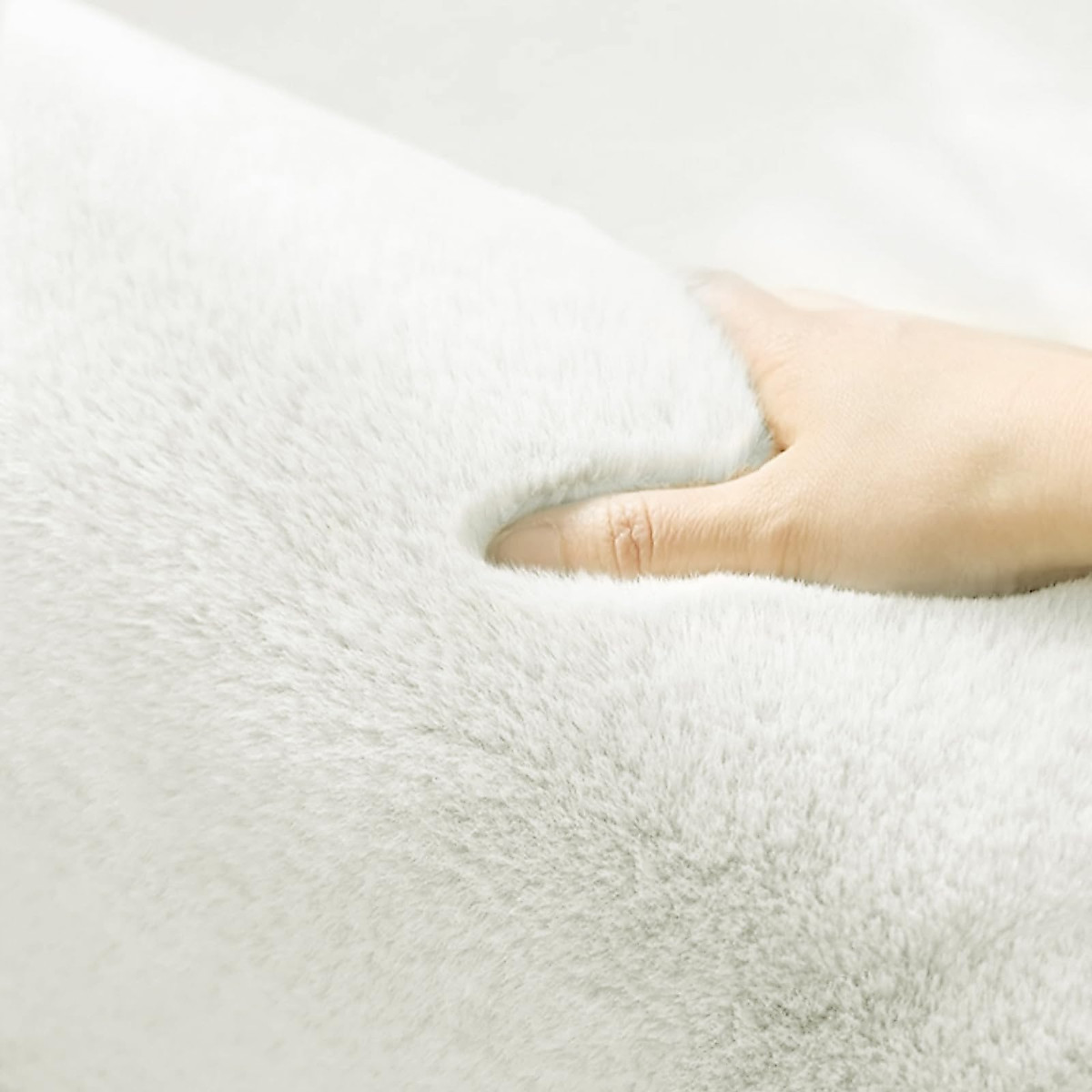 Rehert Luxury White Fluffy Rug, 2x6 Fluffy Shaggy Soft Faux Rabbit Fur Rug, Bedside Rugs Non Slip Rug, Throw Washable Rug