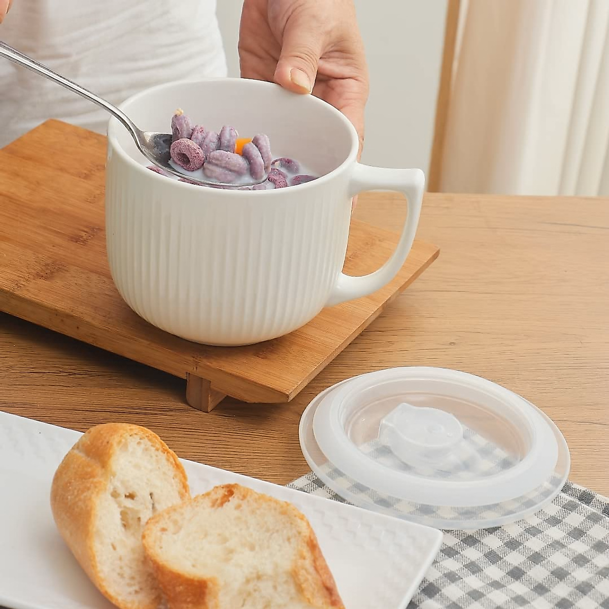 Hoilse Ceramic Soup Bowl with Handle and Vented Lid, 32oz Large Deep Soup Mug with lid, Travel Cereal Bowl for ramen and instant noodle Microwave Safe, Dishwasher Safe(Blue)