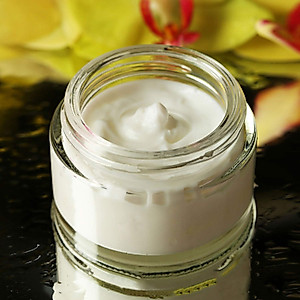 Encheng 30 Pack of 2 oz Clear Round Glass Jars,with Inner Liners and black Lids,Empty Cosmetic Containers,Cream jars