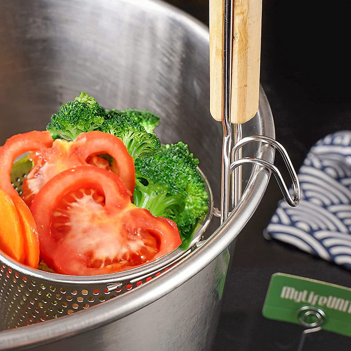 MyLifeUNIT Pasta Strainer, 2 Pack Stainless Steel Mesh Spider Strainer for Pasta, Noodle, Dumpling (4.54"D x 6.1"H)