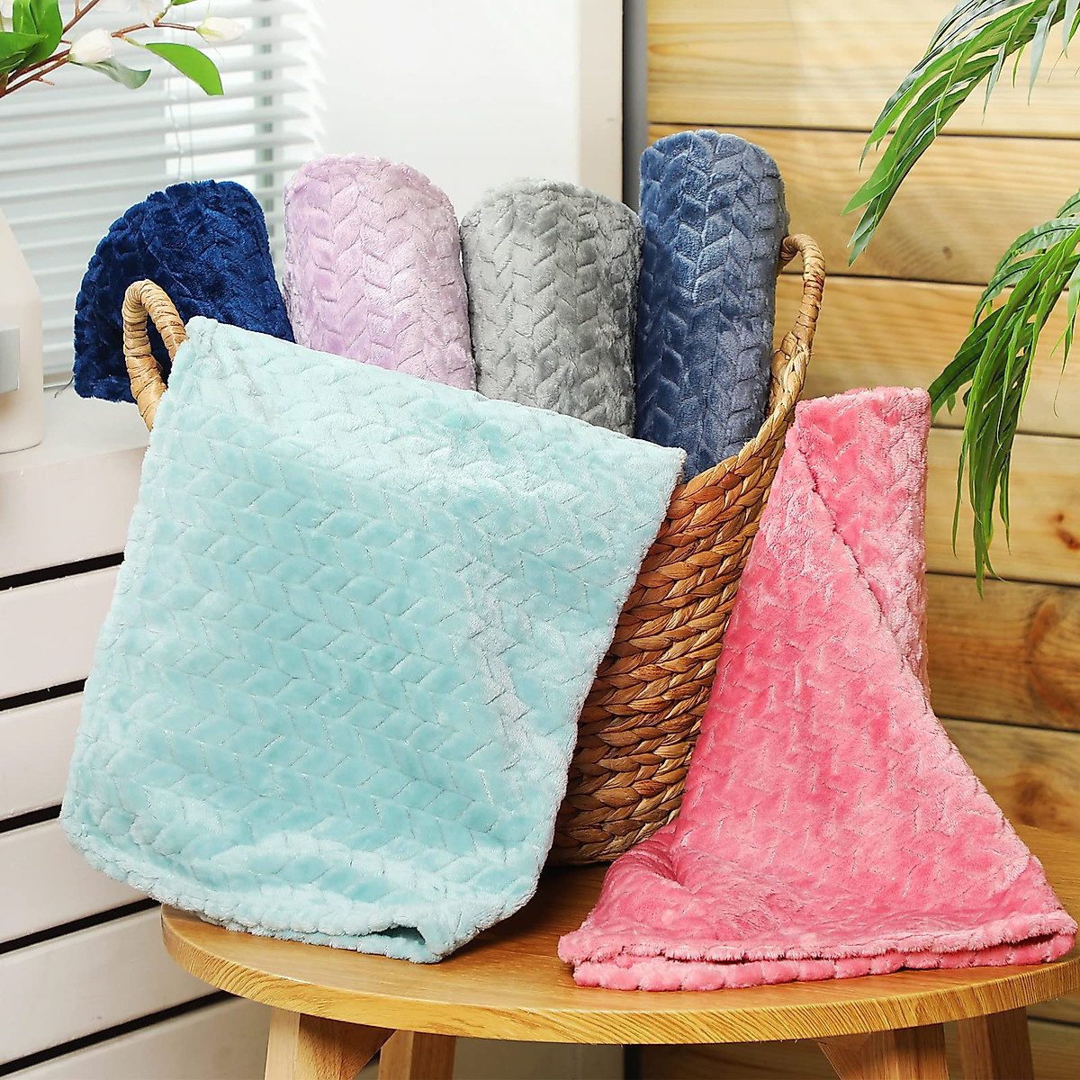 Reginary 6 Pieces Pet Fluffy Dog Blanket, Soft Warm Fuzzy Blankets for Small Medium Large Pet Plush Fleece Throws Puppy Kitten Sleep Mat Bed Covers for Dog Cat Animals, 24 x 32 Inch