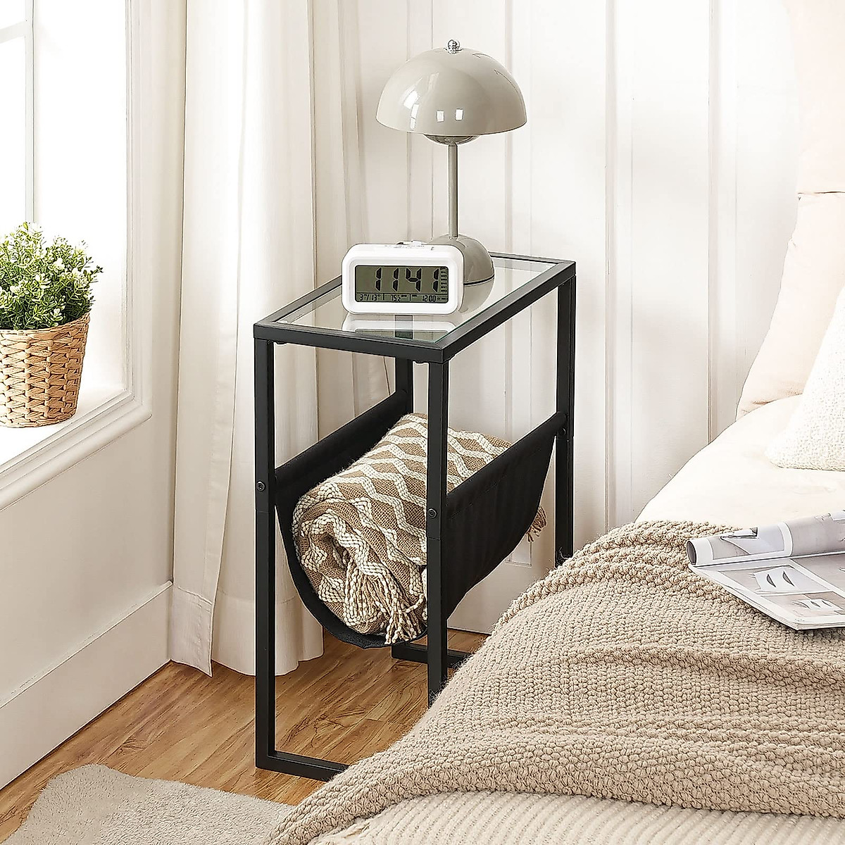 HOOBRO Narrow Side Table, Skinny End Table with Magazine Holder, Thin Bedside Table for Small Spaces Living Room, Small Nightstands Bedroom, Tempered Glass Side Table,Black BK66BZ01
