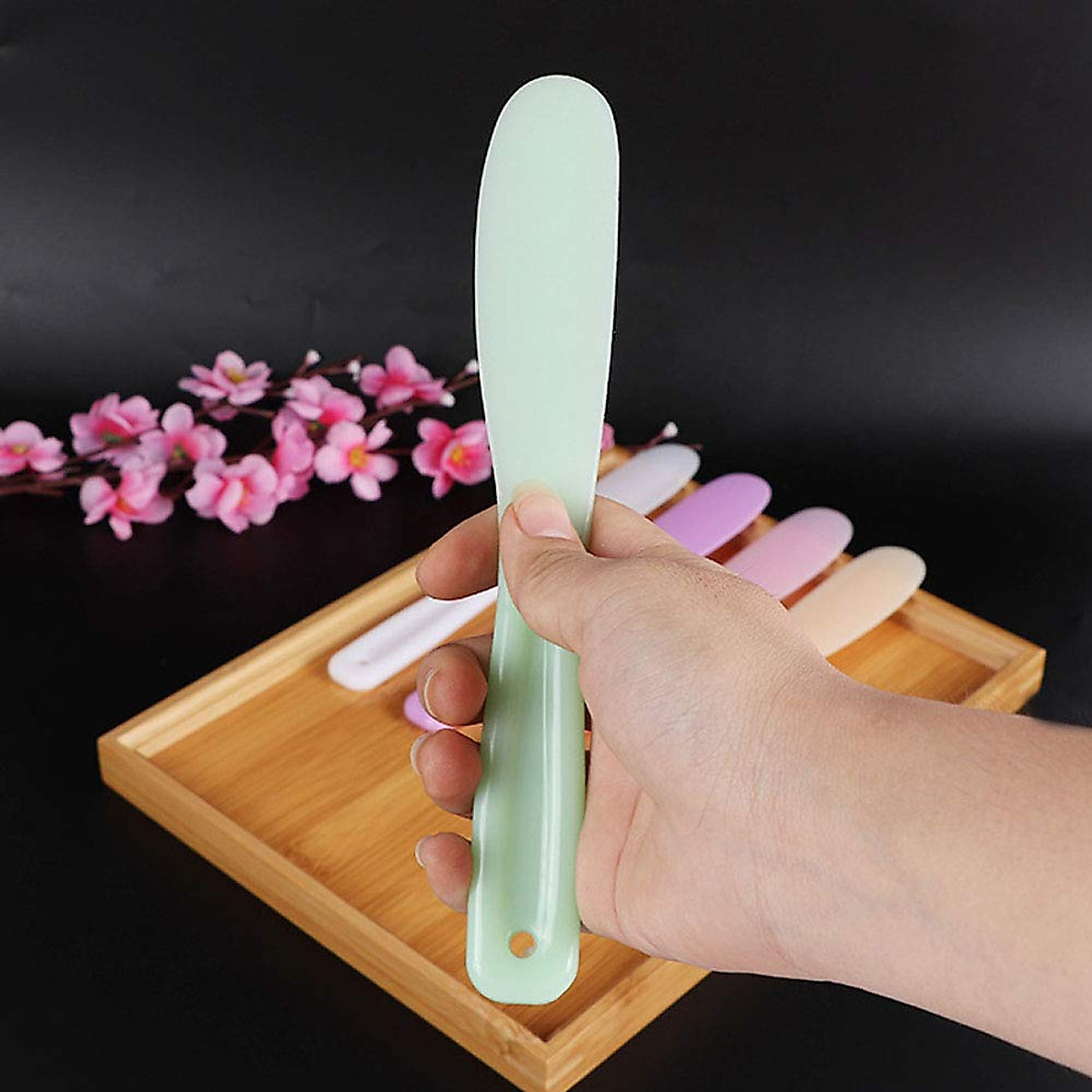 6Pcs Large Plastic Cosmetic Spatula Candy Color Reusable Cosmetic Mask Mixing Spoon Scoops Spatulas Stick Applicator Beauty Spa Makeup Tools for Facial Skin Care DIY Mask Mixing and Sampling Tool,