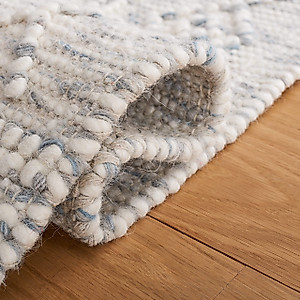 SAFAVIEH Natura Collection Accent Rug - 4' x 6', Grey & Ivory, Handmade Boho Farmhouse Braided Tassel Wool, Ideal for High Traffic Areas in Entryway, Living Room, Bedroom (NAT185F)